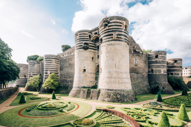 Quels sont les lieux touristiques incontournables autour d’Angers en ...